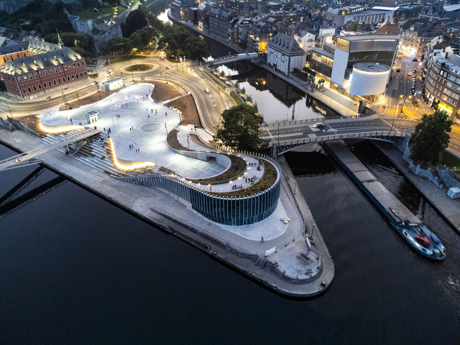 Namur Confluence : éclairage tout en nuances de Radiance 35