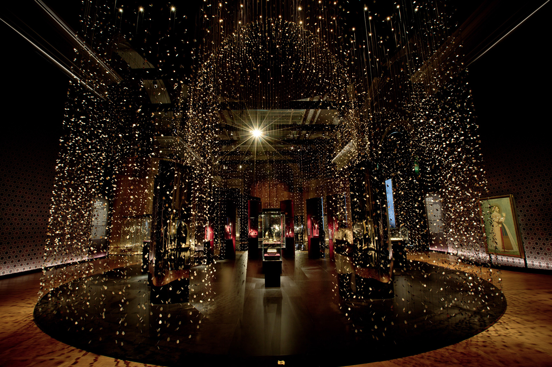 Joyaux de Al Thani en lumière par ACL au Grand Palais à Paris