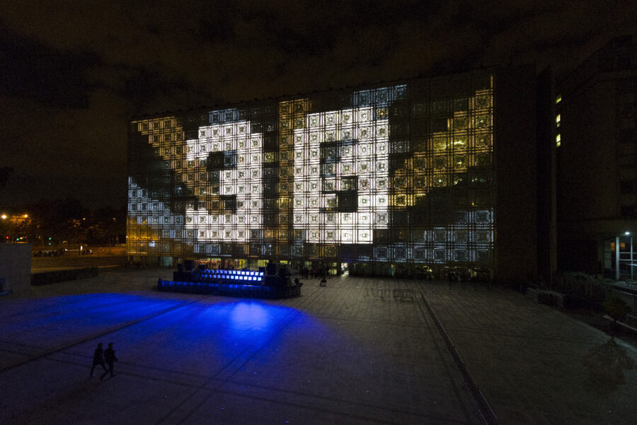 IMA Paris : mosaïque électronique LED pour la façade