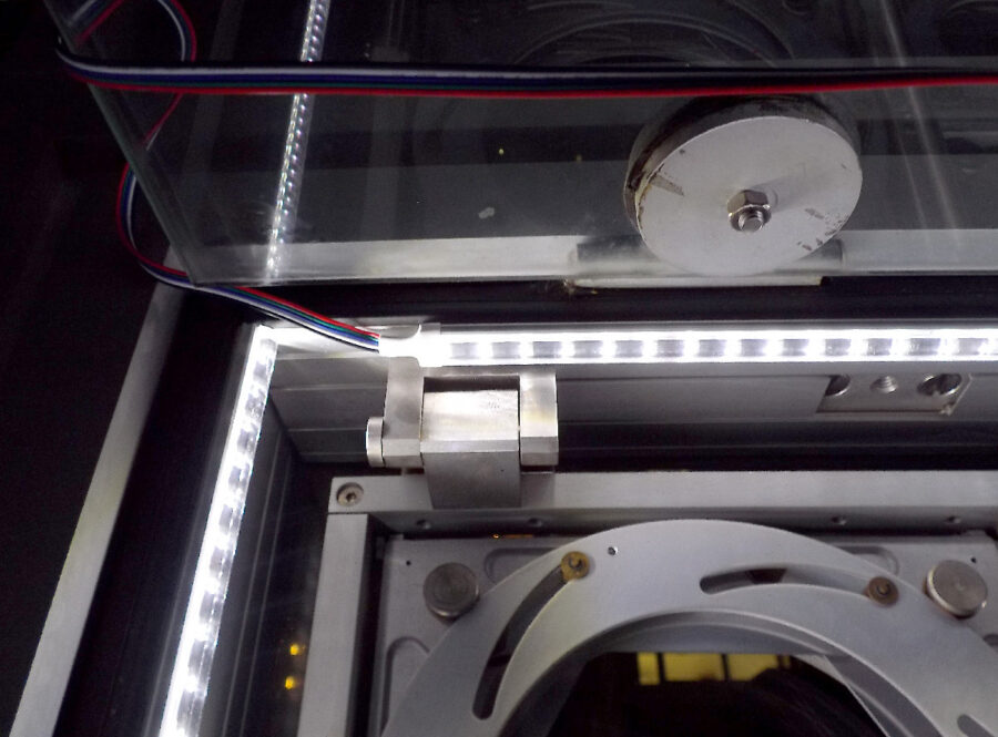 IMA Paris : mosaïque électronique LED pour la façade