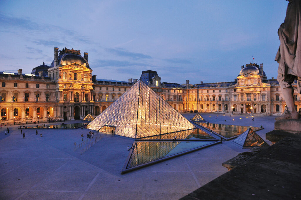 Pyramide – Light ZOOM Lumière – Portail de la Lumière et de l'Éclairage