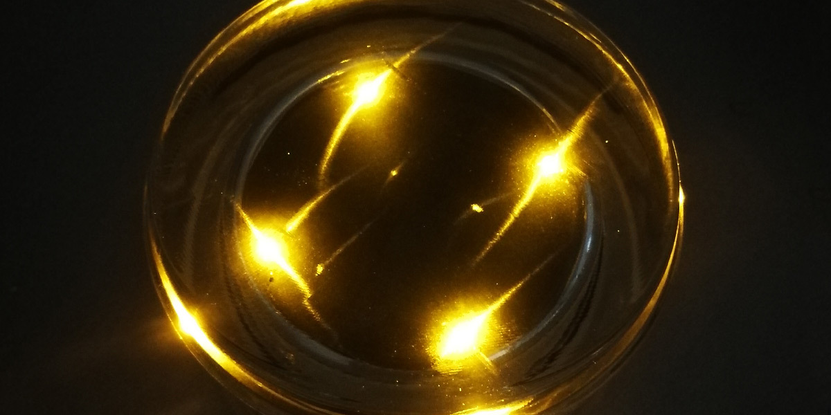 Plot LED ambre de Nowatt Lighting en balisage solaire