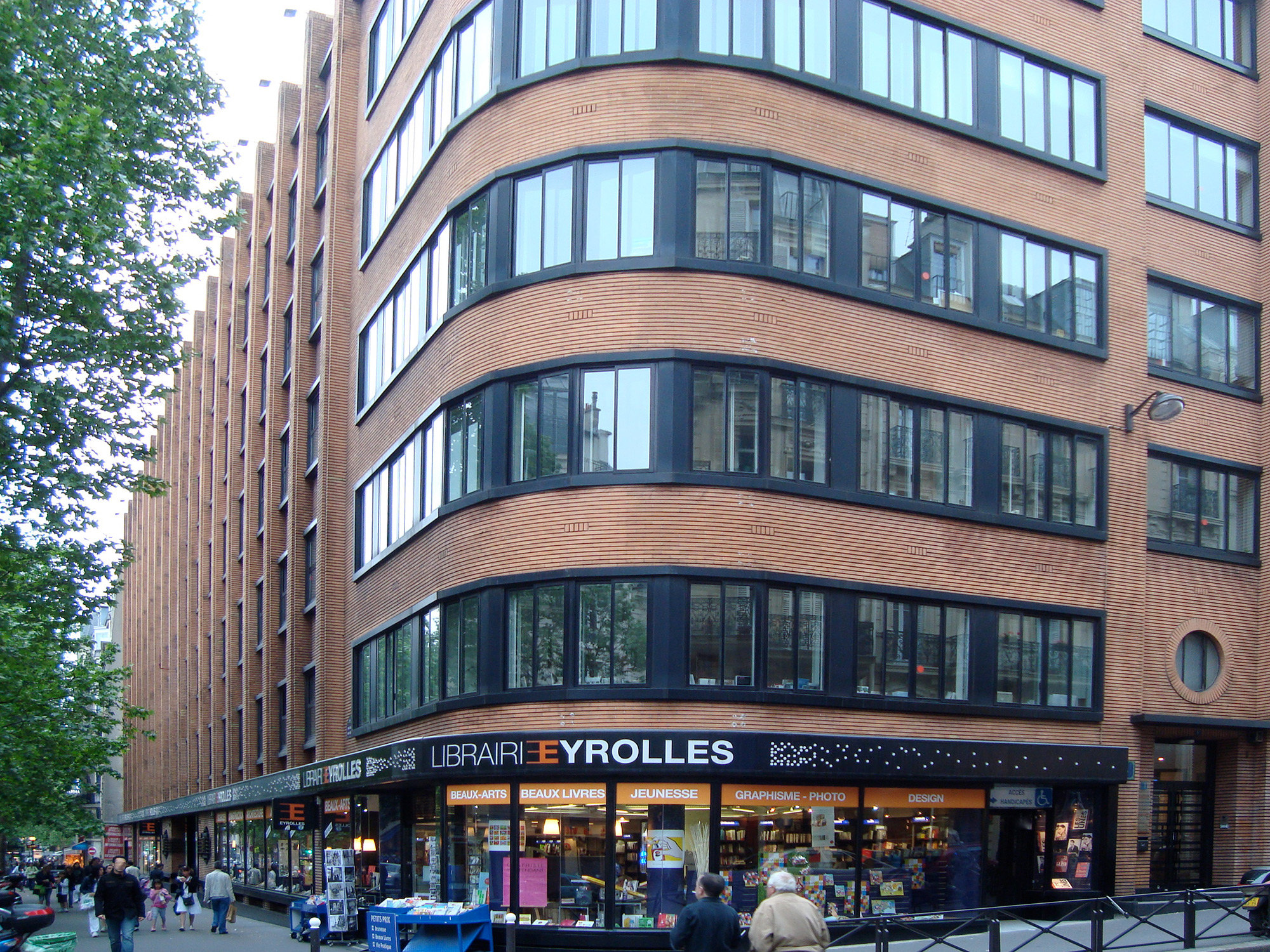 Librairie Eyrolles, indépendante, artistique et technique