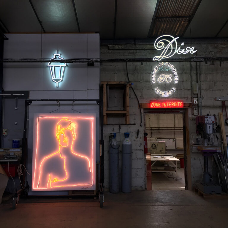 Néon, éclairage et signalétique du commerce