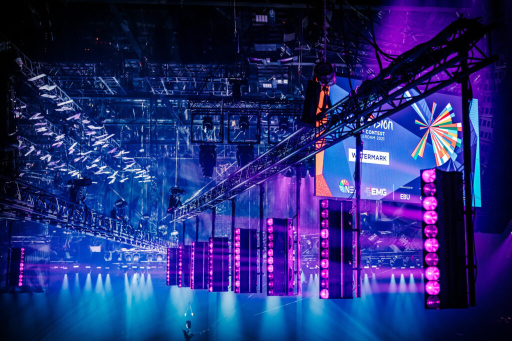 Eurovision 2021 : backstage, éclairage, traceurs et régie lumière