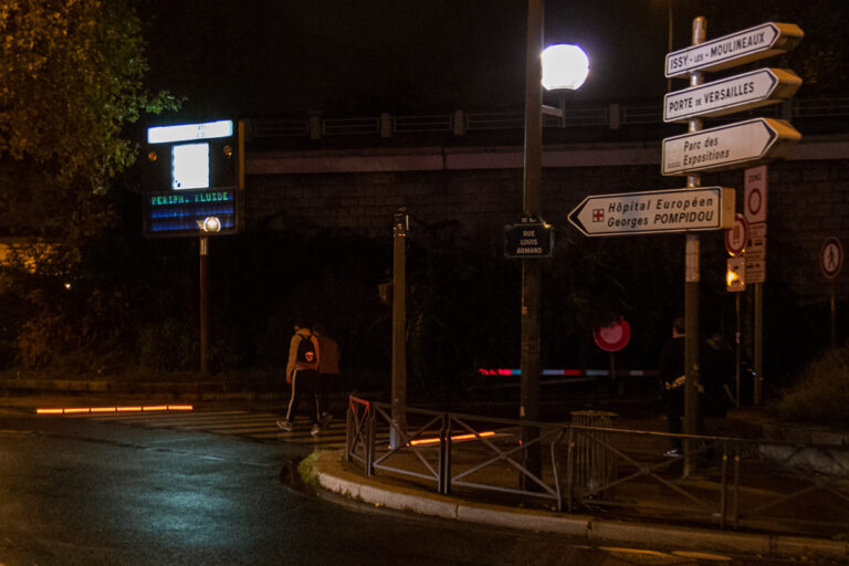 Flowell, marquer le sol de la route d’une surface lumineuse