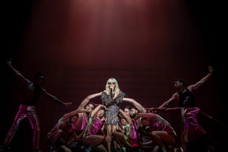 Starmania 2024 : nouvelle mise en scène, lumière et vidéo