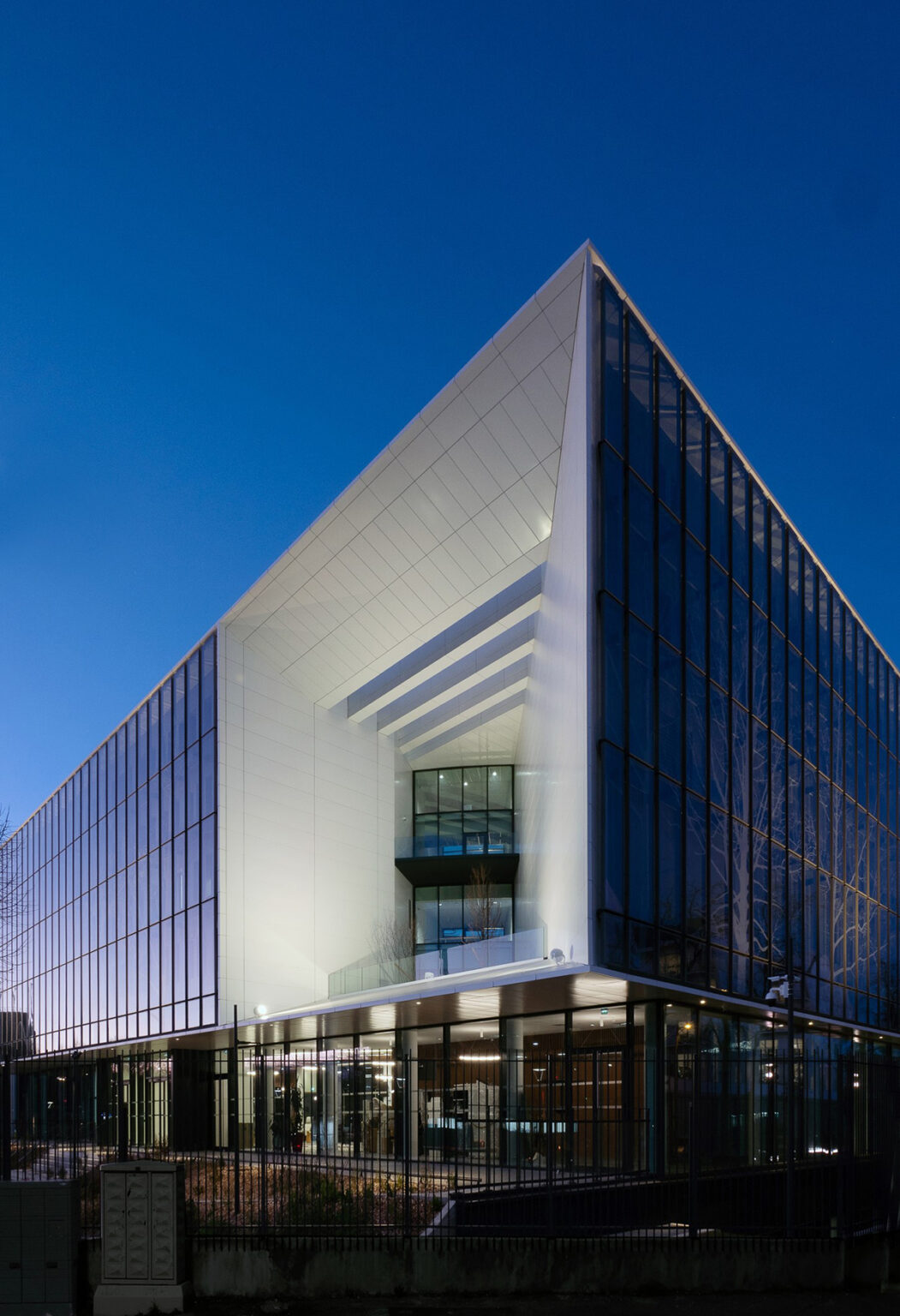 Mise en lumière du CIRC à Lyon, de Demathieu Bard Bâtiment