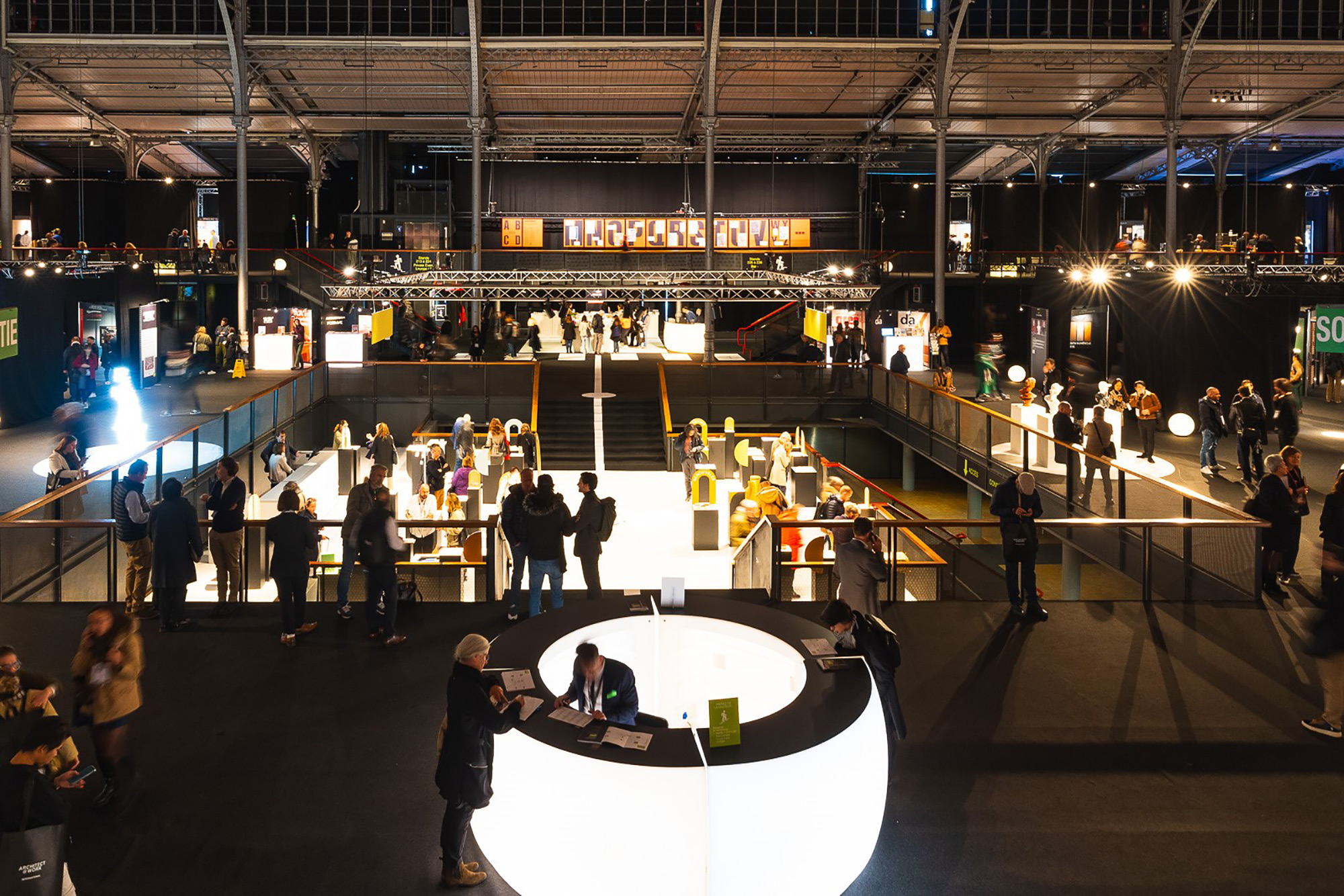 Architect at Work Paris, luminaires et menuiseries