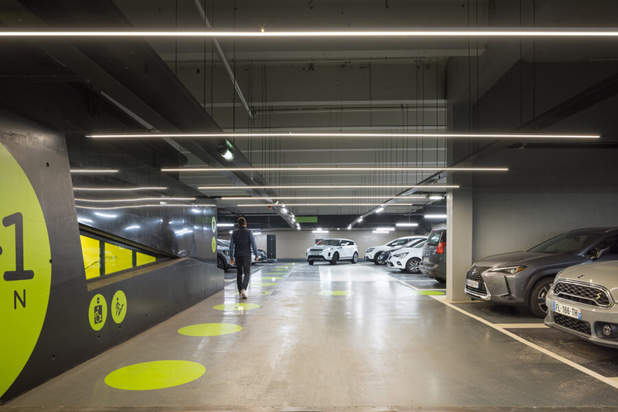 Q-Park : éclairages des parkings de Paris La Défense par Sylvania