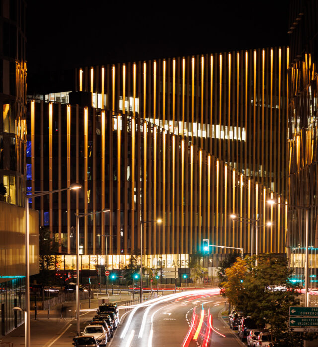 ShAKe Lille : la spirale dorée en lumière par 8’18’’