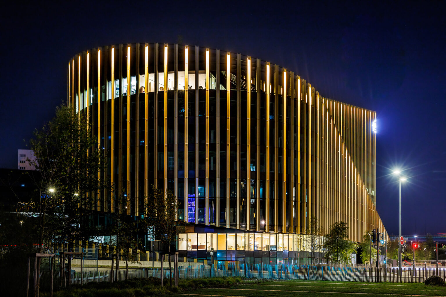 ShAKe Lille : la spirale dorée en lumière par 8’18’’