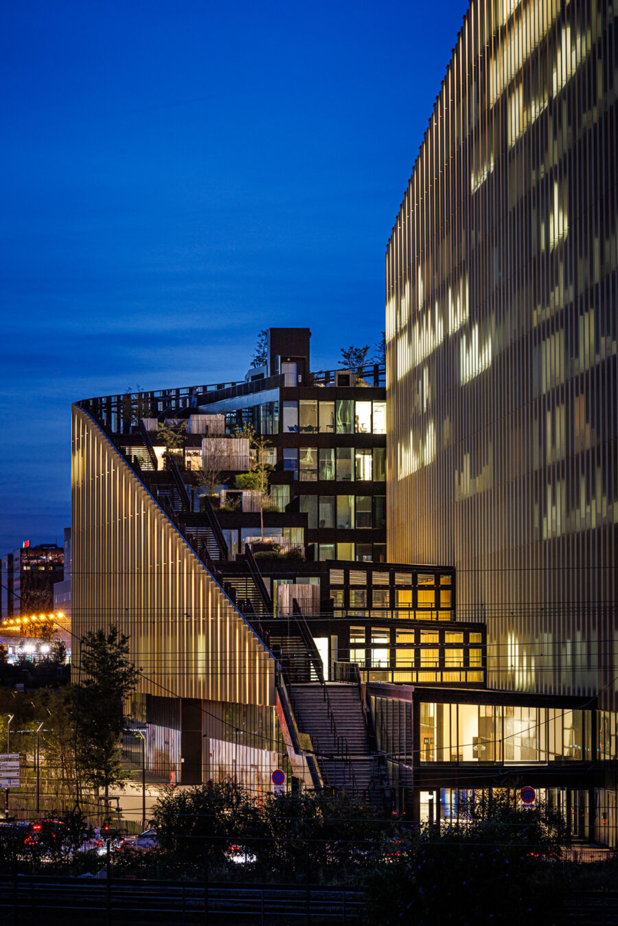 ShAKe Lille : la spirale dorée en lumière par 8’18’’