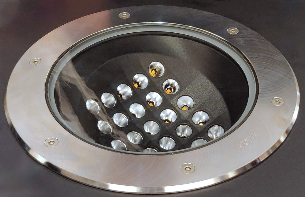 Bega projecteur encastré à matrice LED pour espaces urbains