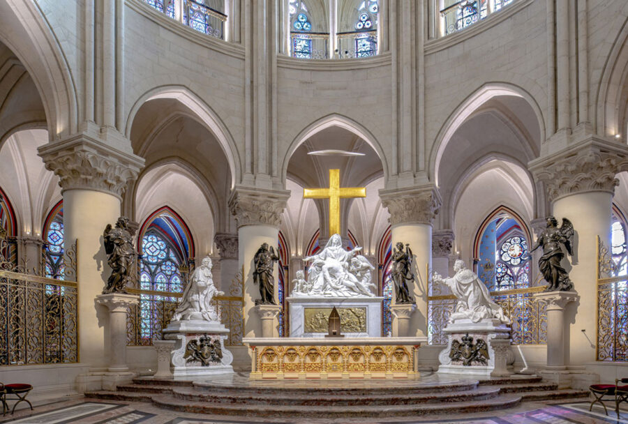 Cathédrale Notre-Dame de Paris, une reconstruction lumineuse