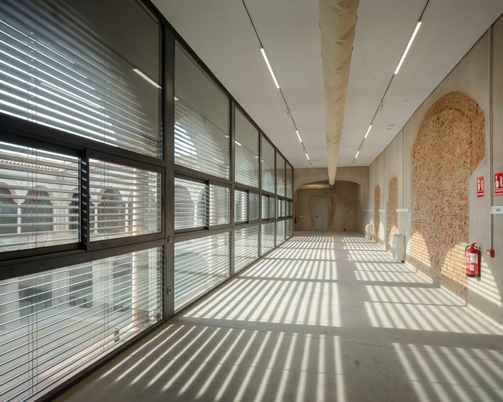 Griesser, brise-soleil Solomatic pour un ancien couvent