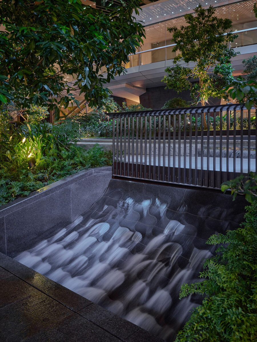 Lumière sur Taikoo Place à Hong Kong, par Speirs Major