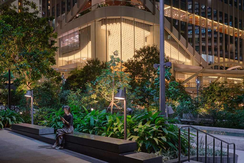 Lumière sur Taikoo Place à Hong Kong, par Speirs Major